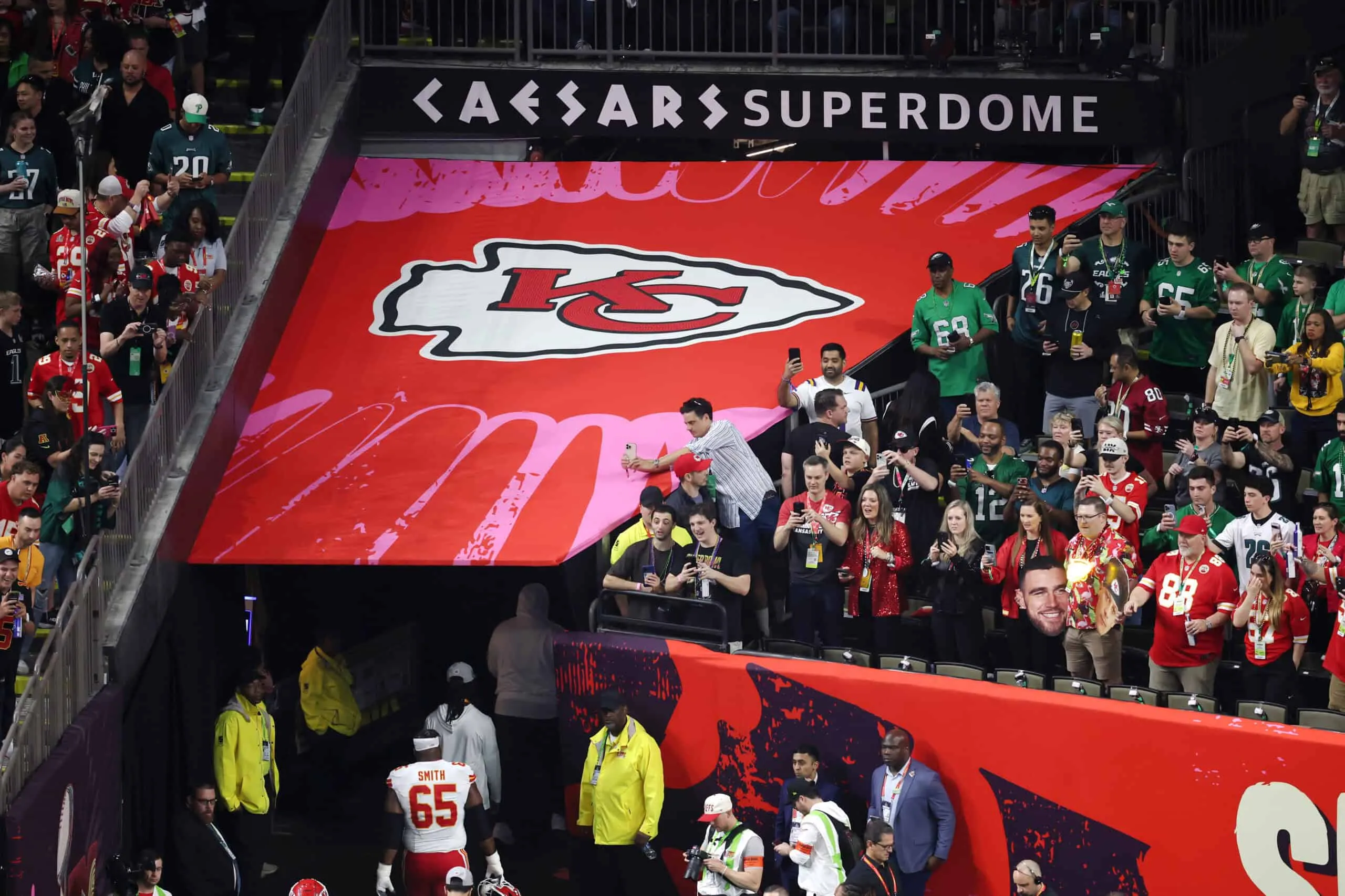 Secrets Unveiled: The Chiefs’ Next Contract Dilemma This Offseason ...